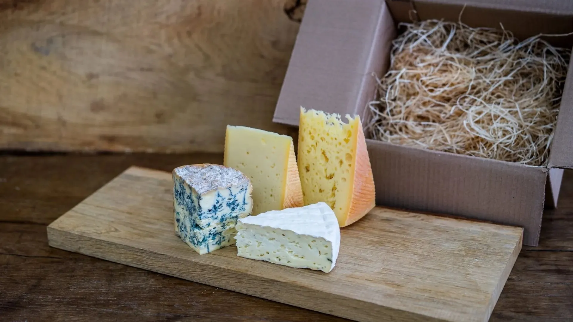 Gemischte Kisten mit Bio-Kuhkäse und -Kuhkäse | CrowdFarming